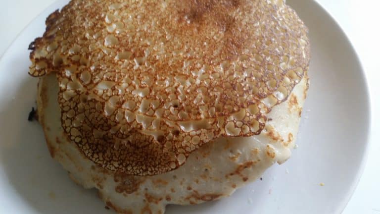 Pannenkoeken-stapeltje met appelstroop en kokos - Nanny Annelon